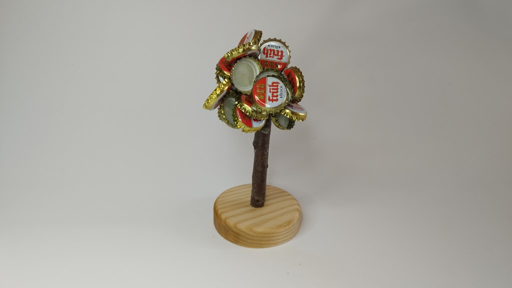 Kronkorken Sammler Ast Esche | Der Holz-Tobi